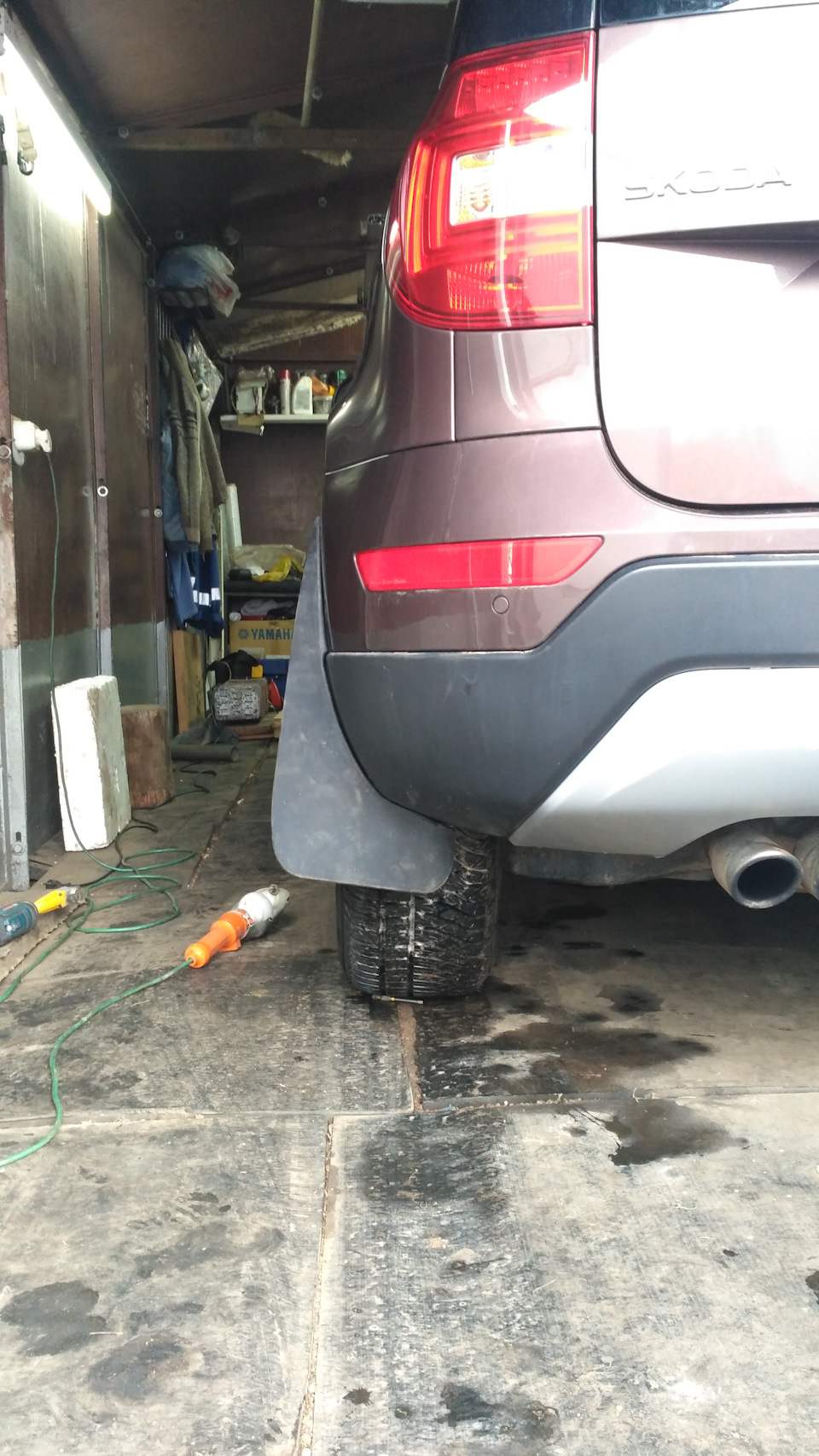 Задние брызговики — Skoda Yeti, 1,8 л, 2014 года | запчасти | DRIVE2