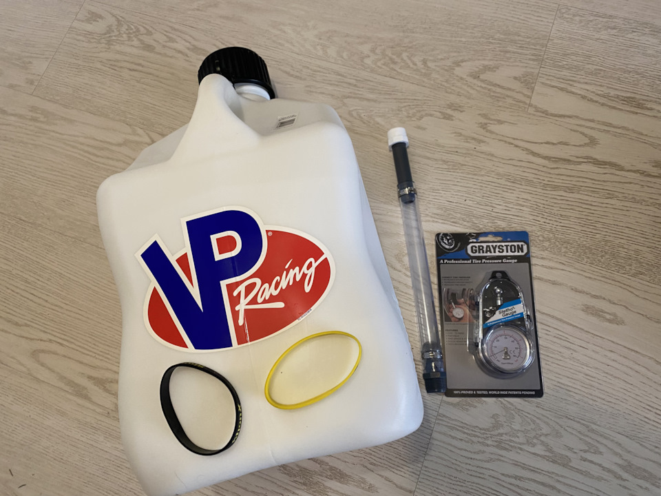 Канистра VP Racing и манометр Grayston — Lada Калина 2 Спорт, 1,6 л ...