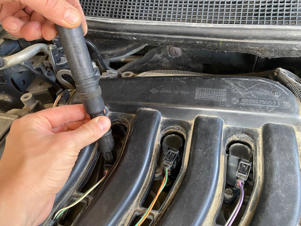 Замена свечей и катушек на BERU — Renault Megane II, 1,6 л, 2006 года ...