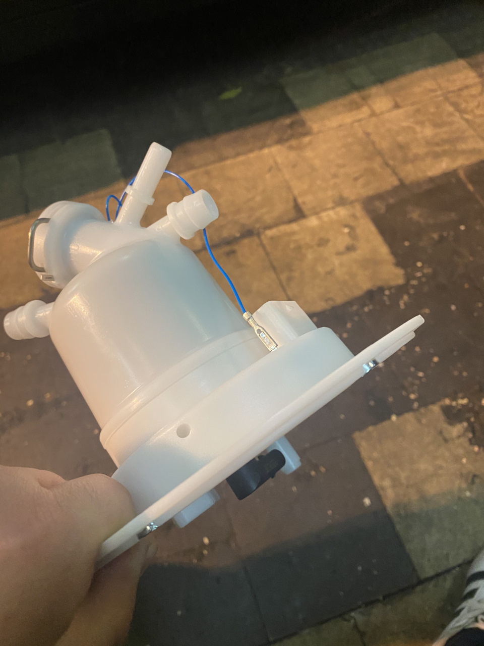 Замена топливного фильтра — Mercedes-Benz S-Class (W221), 5,5 л, 2009 ...