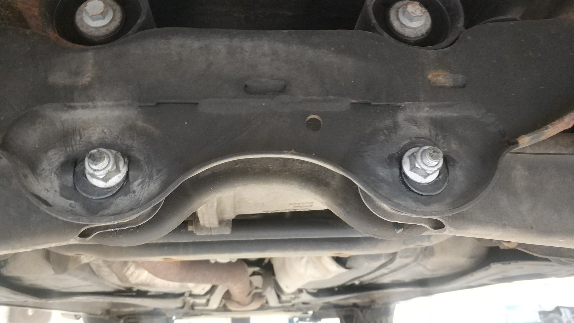 Замена рычагов задней подвески — Volvo XC60 (1G), 2,4 л, 2017 года ...