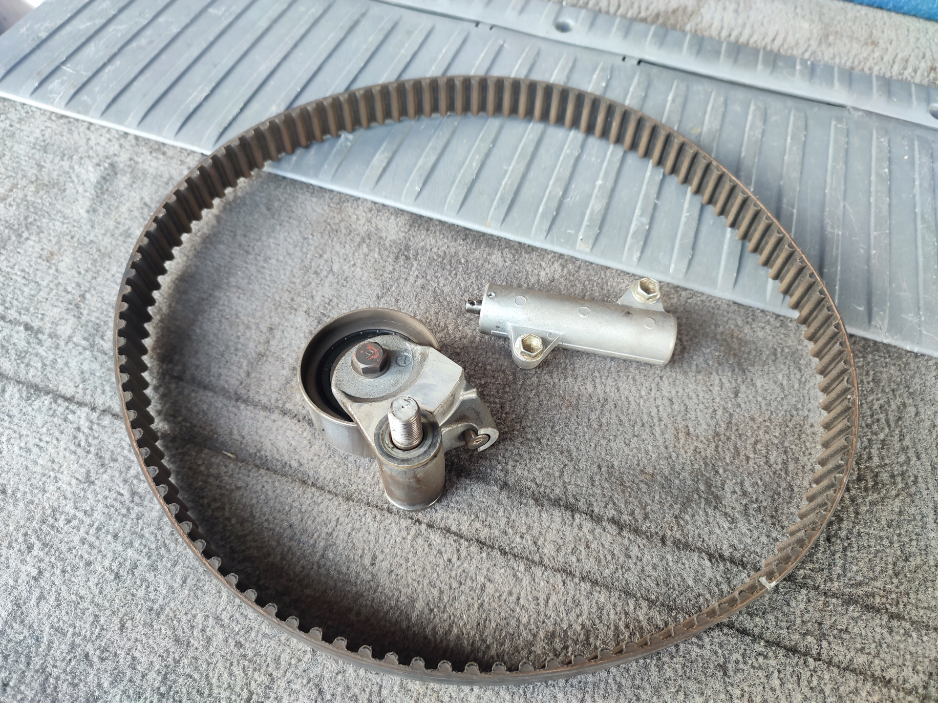 Замена ГРМ — Toyota Land Cruiser 100, 4,2 л, 2001 года | плановое ТО ...