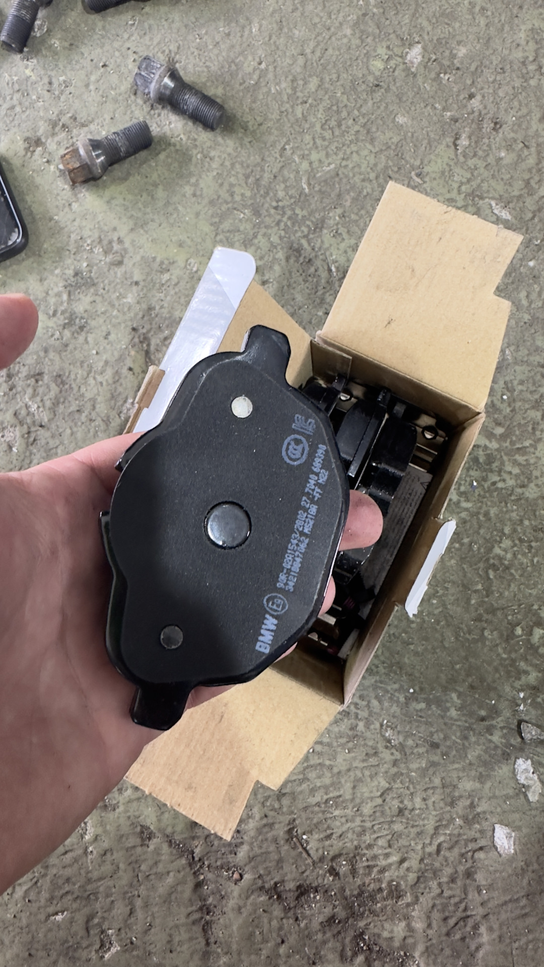 5 🛞 Замена задних тормозных колодок, масла в двигателе и воздушного ...