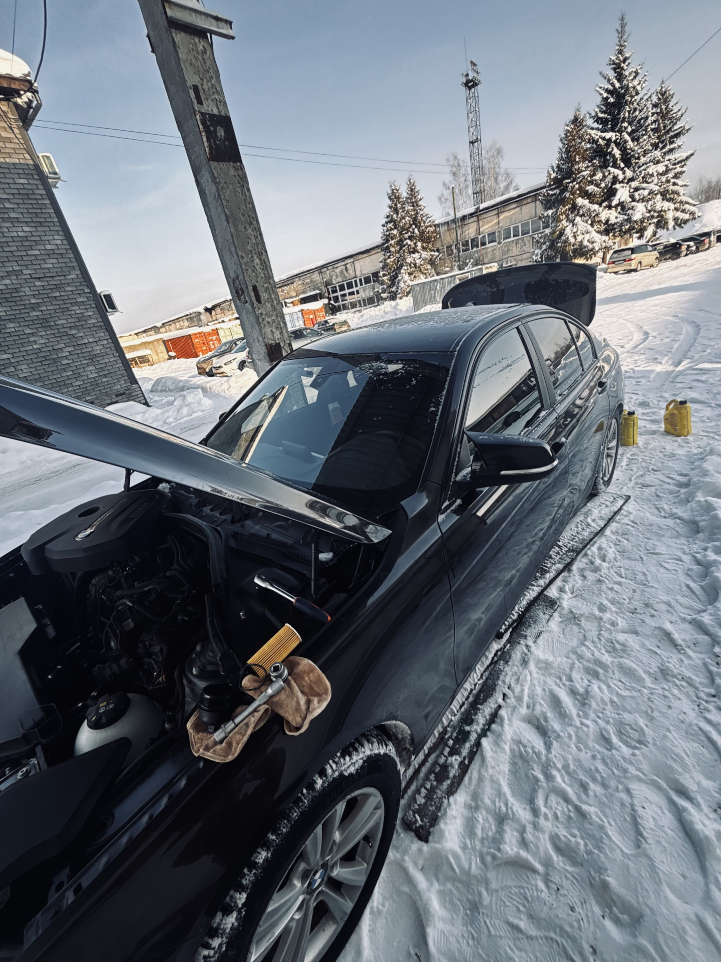 Замена масла в ДВС, замена бочка ОЖ — BMW 3 series (F30), 1,5 л, 2016 ...