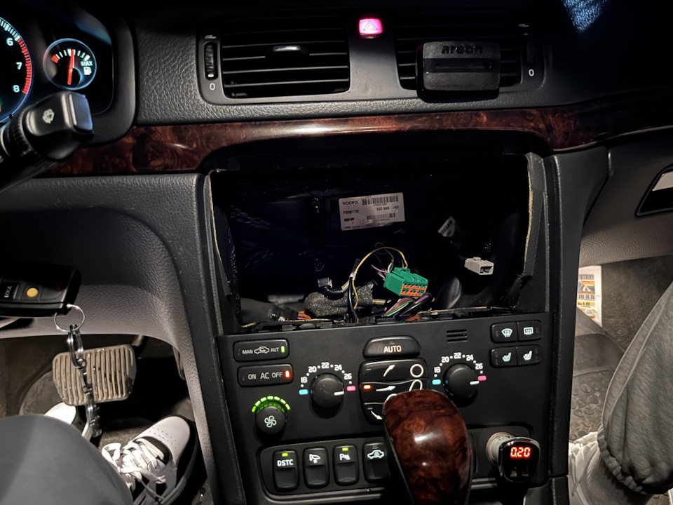 Ремонт магнитолы — Volvo S80 (1G), 2,5 л, 2006 года | автозвук | DRIVE2