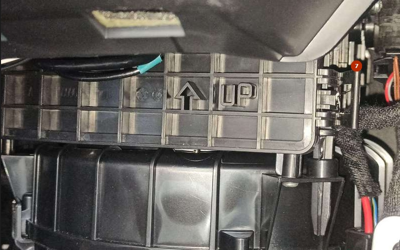 FAQ: как самому поменять фильтр салона? — Geely Atlas Pro, 1,5 л, 2021 ...