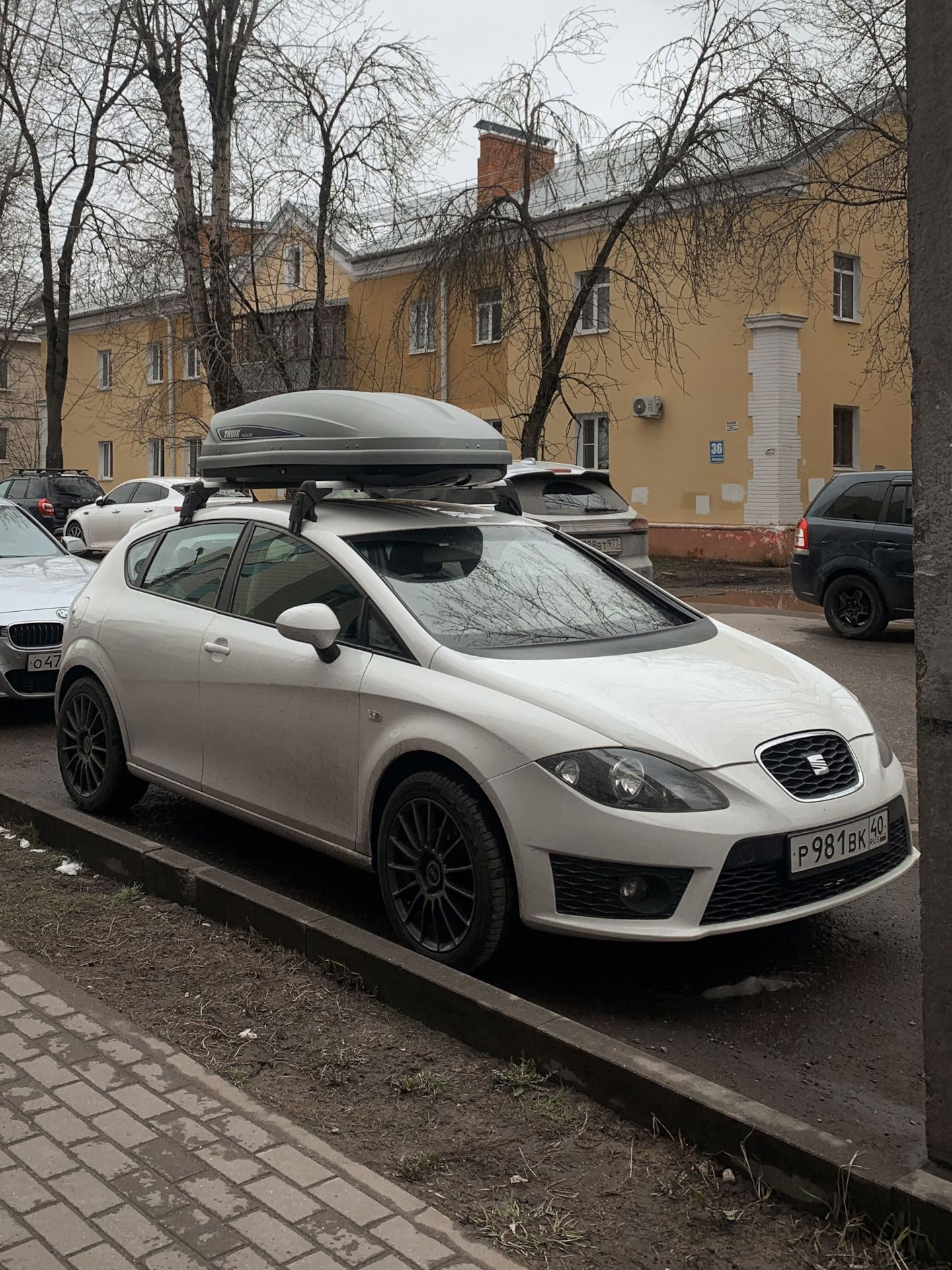 Бокс на крышу Thule Pacific — SEAT Leon (Mk II), 1,2 л, 2013 года ...