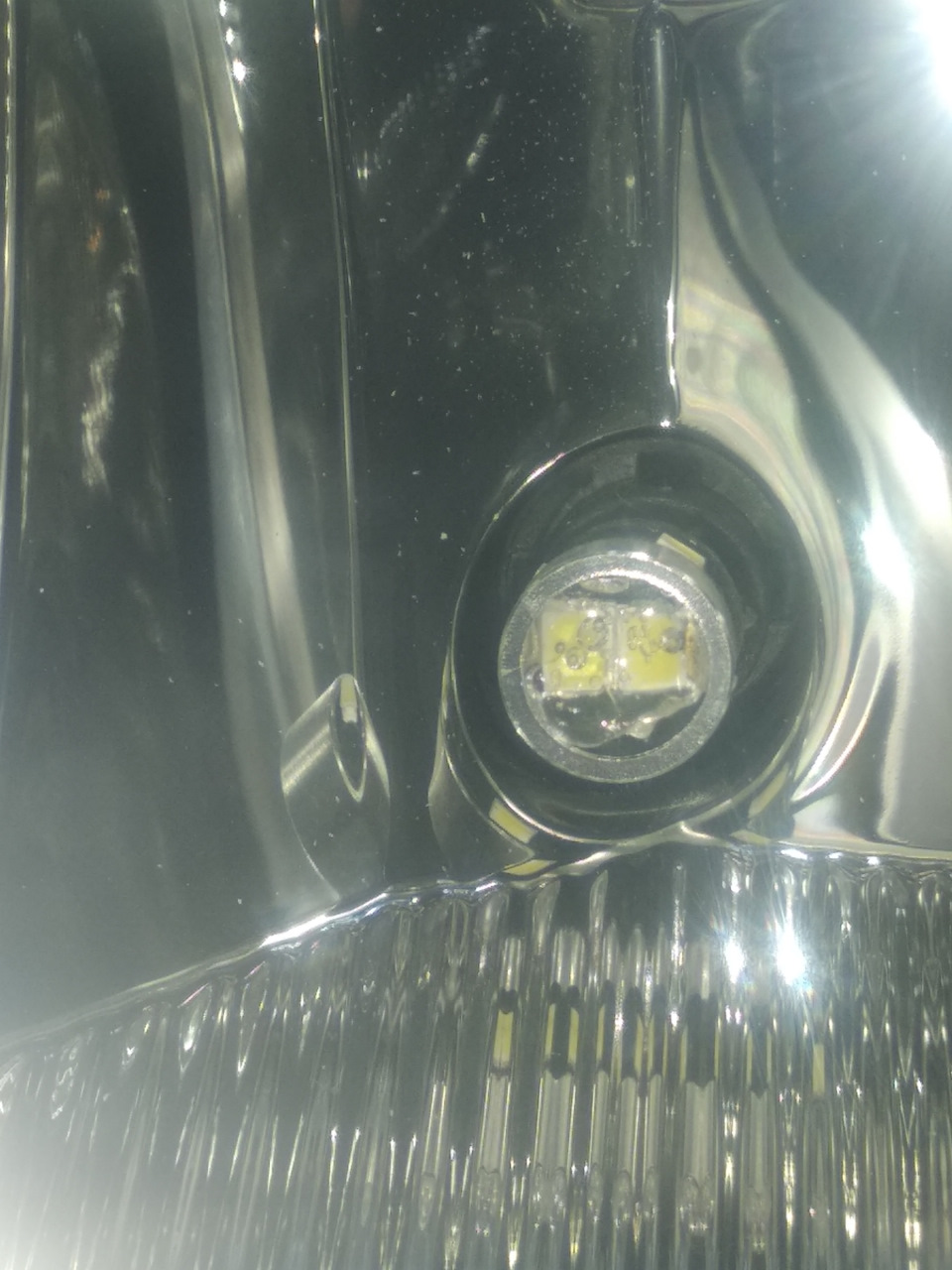 Led габариты — Renault Logan (1G), 1,4 л, 2011 года | рейтинг и ...