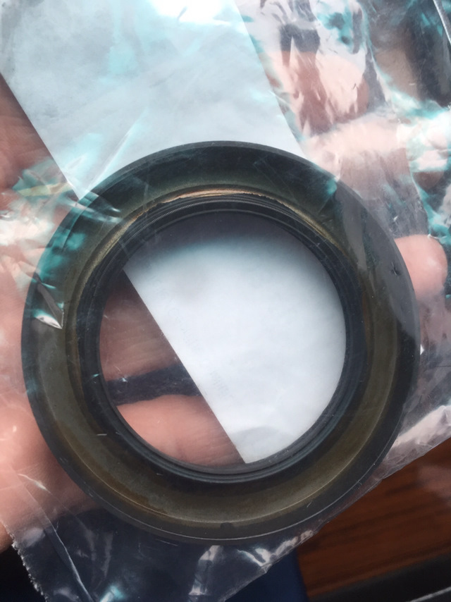 Сальник коленвала, прокладка Гура и ремень — Mercedes-Benz E-Class ...