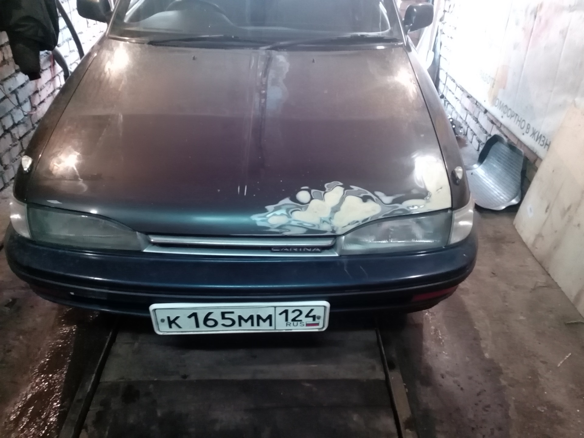 Антигравийка на капоте. — Toyota Carina (5G), 1,6 л, 1990 года ...