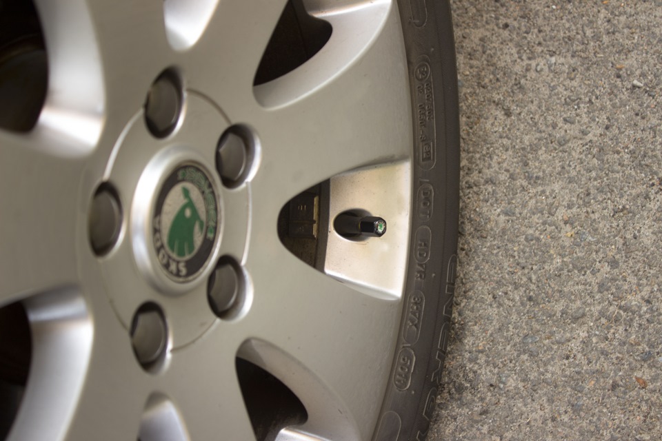 Приятные мелочи — Skoda Superb Combi (Mk2), 1,6 л, 2011 года ...