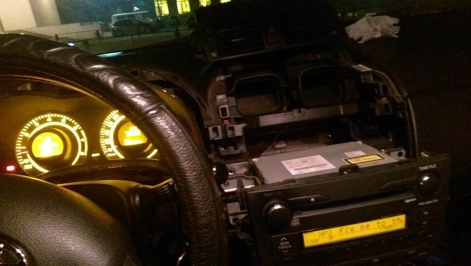 Замена лампочки подсветки. — Toyota Corolla (140/150), 1,4 л, 2007 года ...