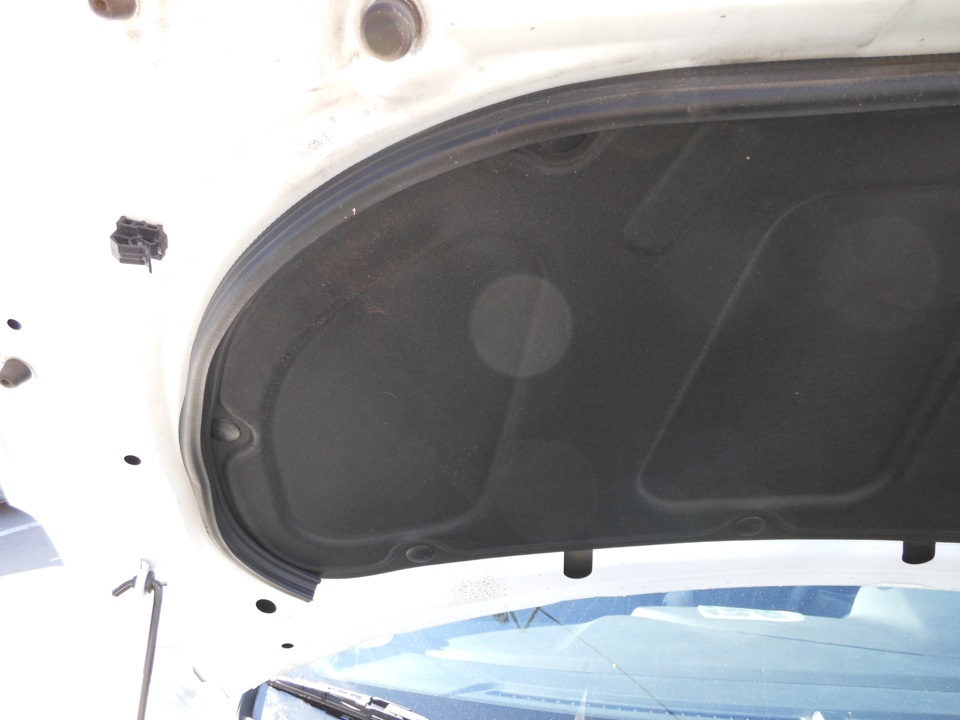 Подкапотный уплотнитель — KIA Rio 5-door (3G), 1,4 л, 2012 года ...