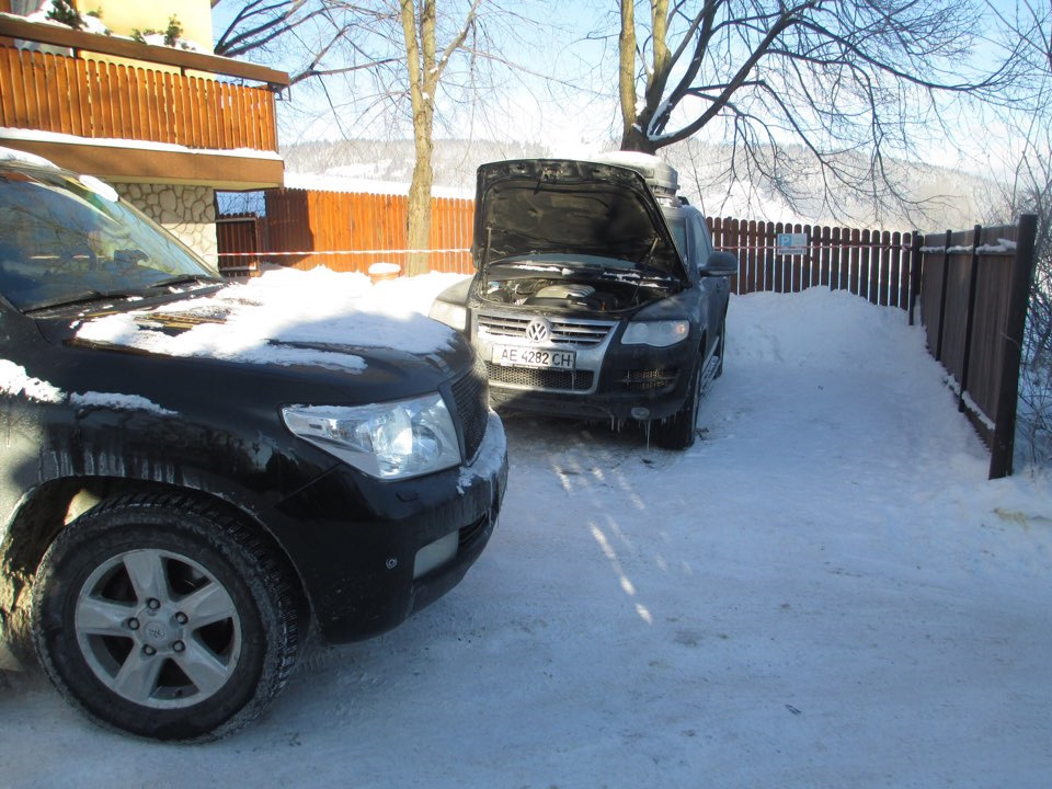 Подскажите! При открывании задней двери свет зажигается? — Toyota Land ...