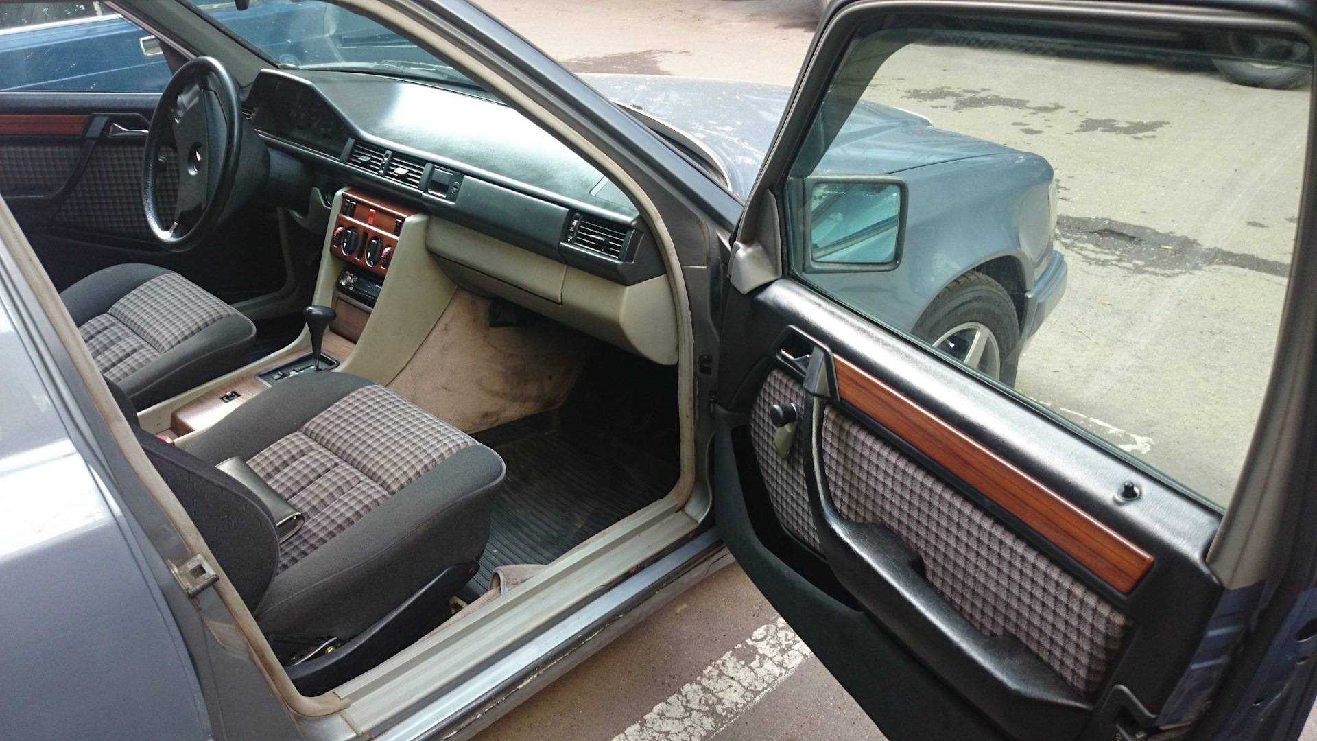Салон — Mercedes-Benz E-Class (W124), 2,3 л, 1988 года | просто так | DRIVE2