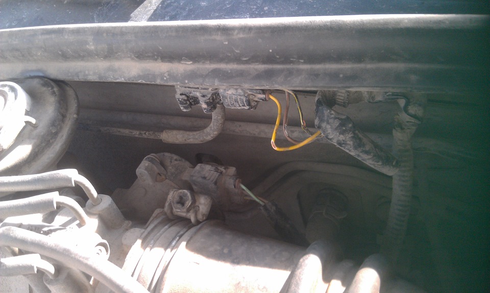 Наконец купил держатель кочерги капота — Toyota Camry (XV20), 2,2 л ...