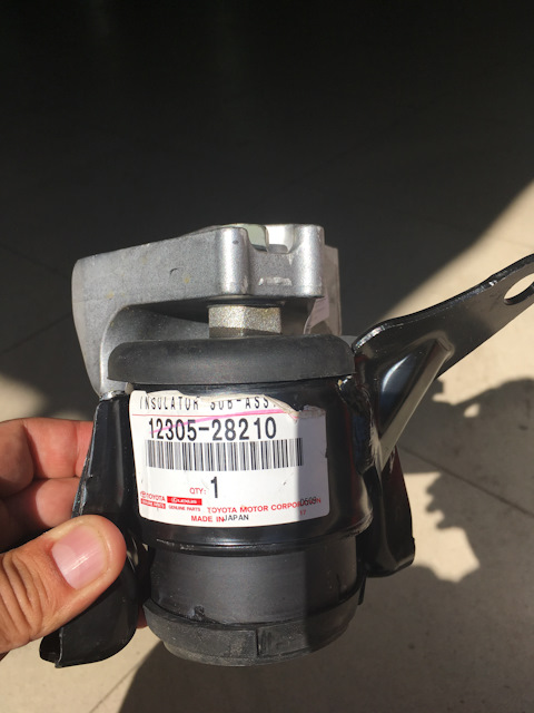 1230528210 Опора двигателя TOYOTA LEXUS | Запчасти на DRIVE2