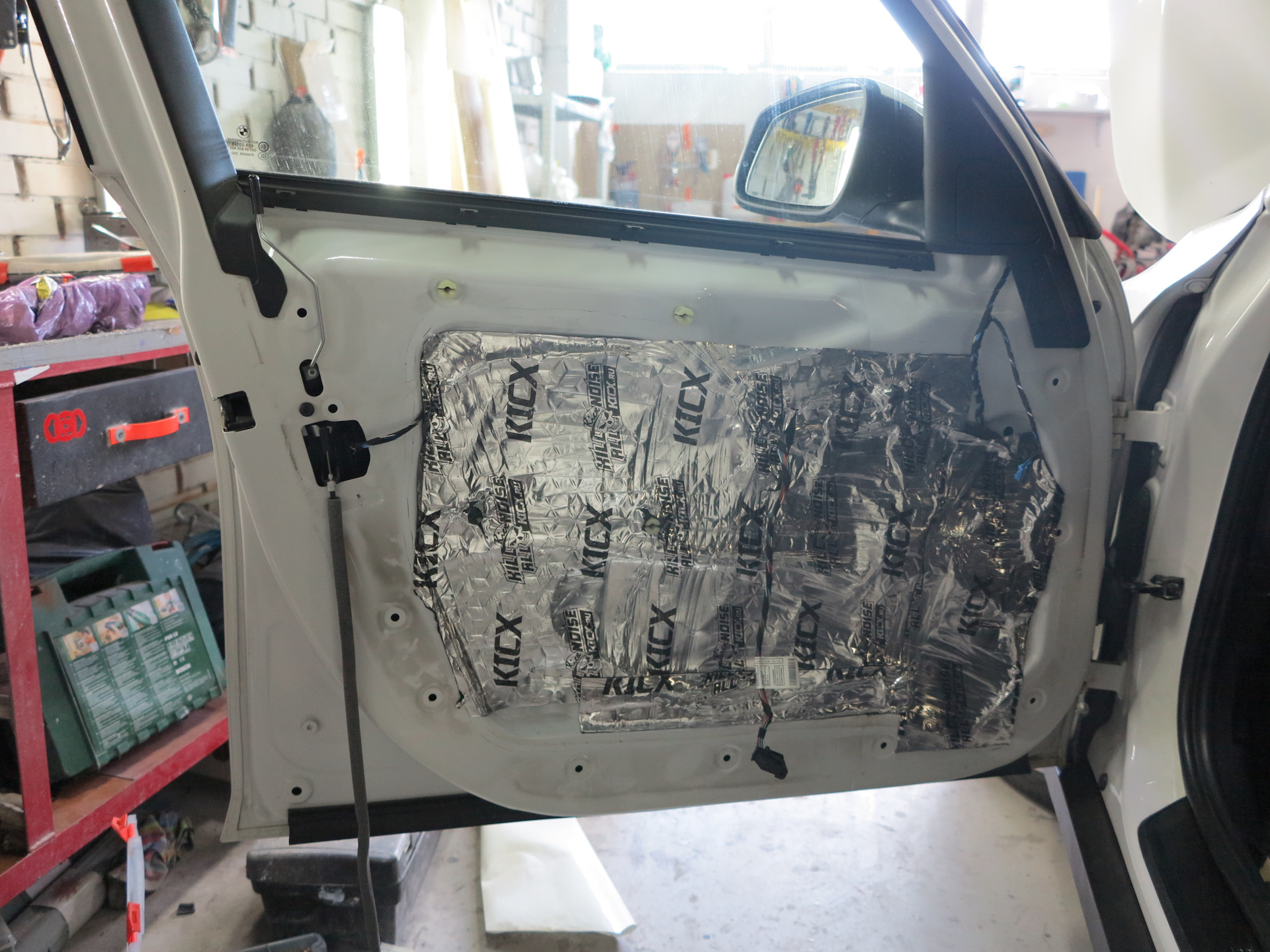 Комплексная шумоизоляция BMW X1 материалами Kicx — LOUD-CARS на DRIVE2