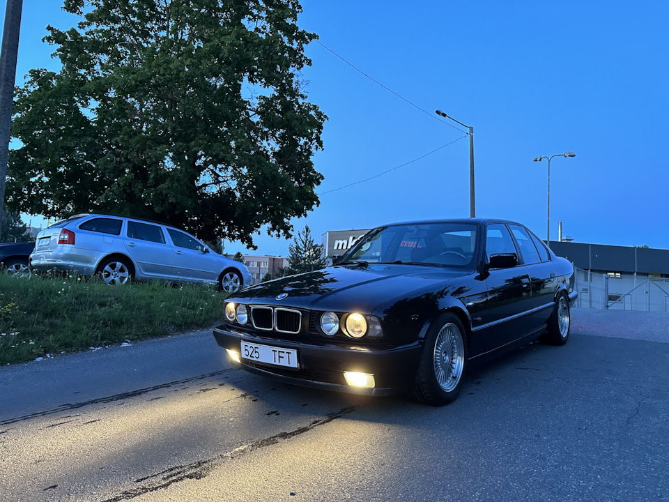 В какой цвет красить? — BMW 5 series (E34), 2 л, 1995 года | просто так | DRIVE2