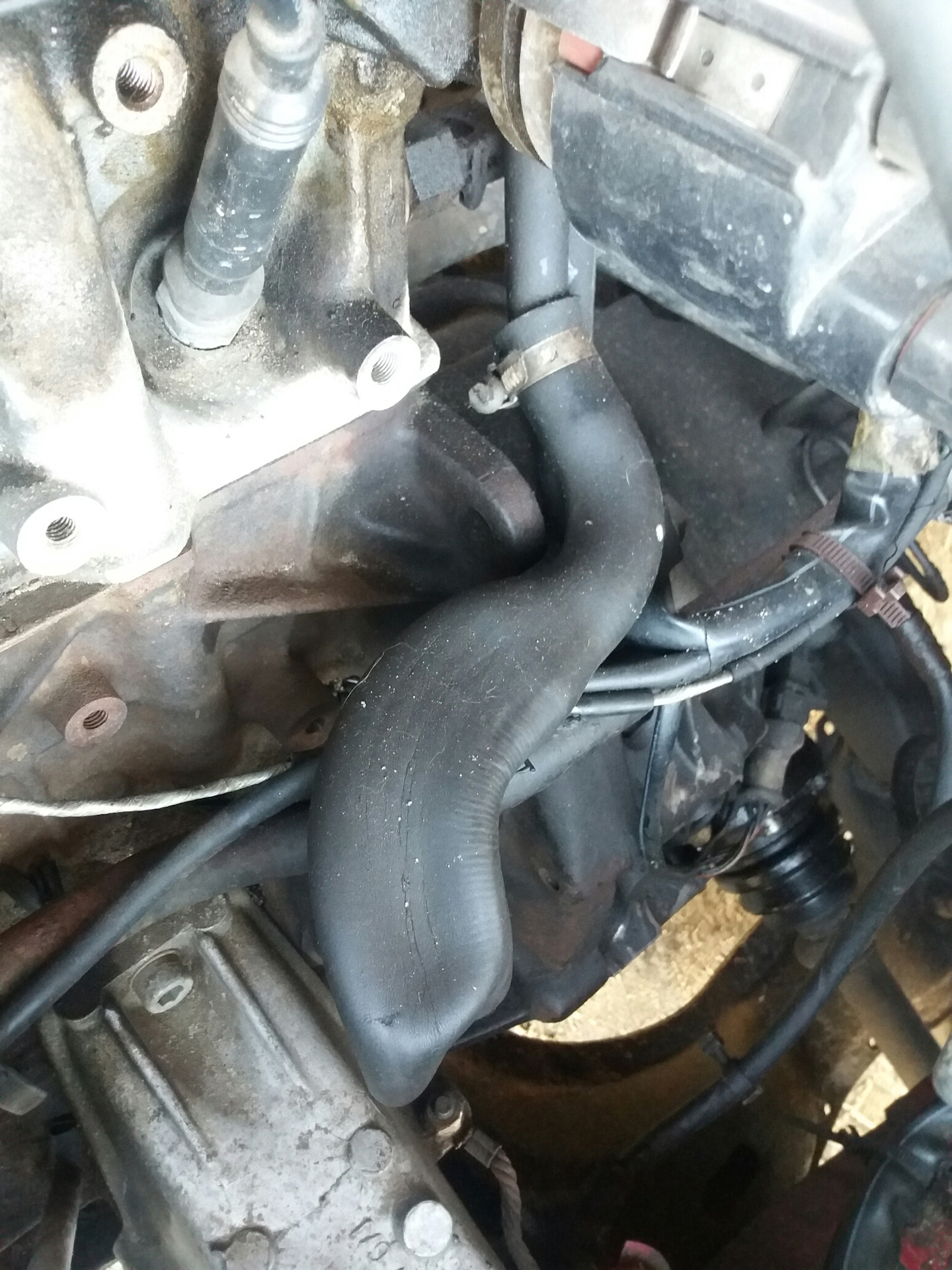 Исправляем недороботку немецких инженеров или резиновый сапун ты что ...