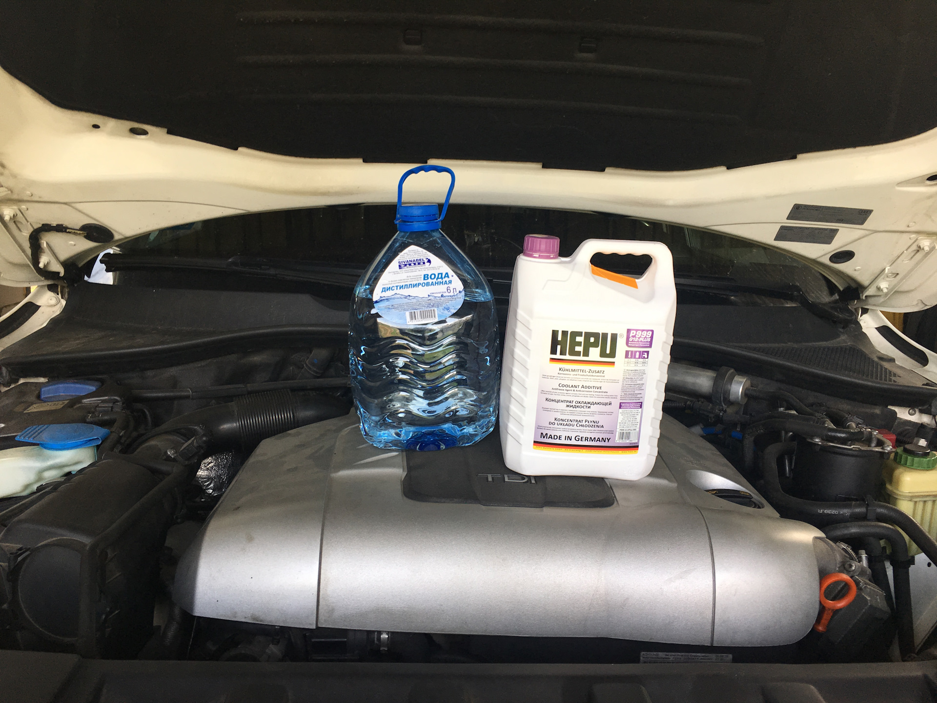 18. Замена термостата ЕГР и антифриза — Audi Q7 (1G), 3 л, 2008 года ...