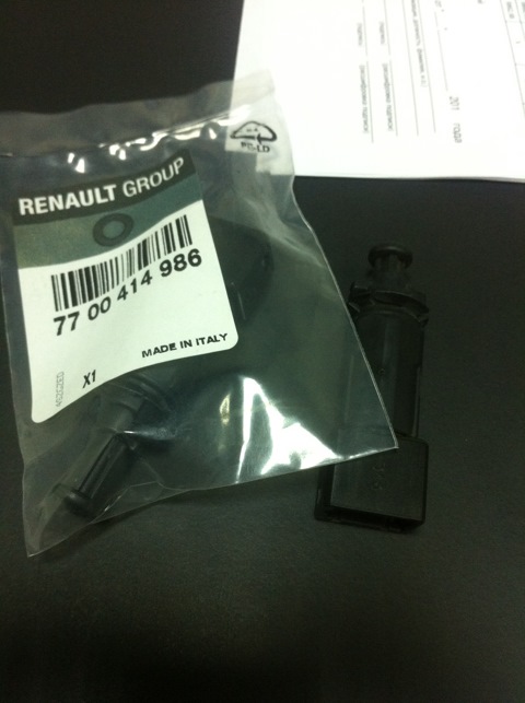 7700414986 Выключатель концевой педали тормоза RENAULT | Запчасти на DRIVE2