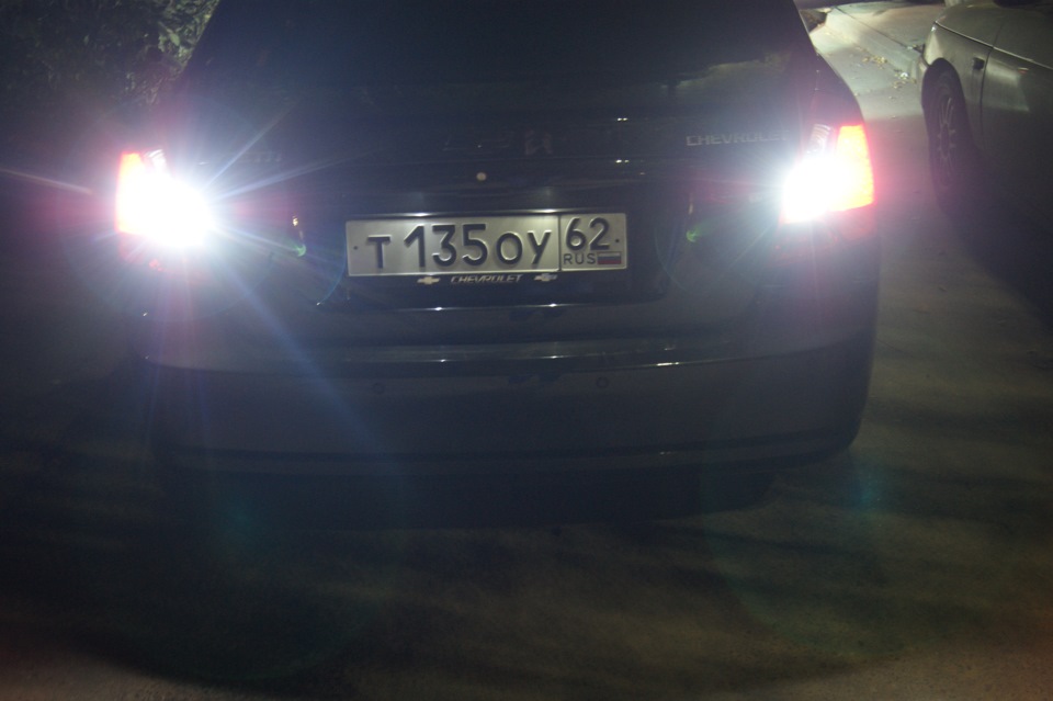 Замена лампочек заднего хода — Chevrolet Lacetti Sedan, 1,4 л, 2011 ...