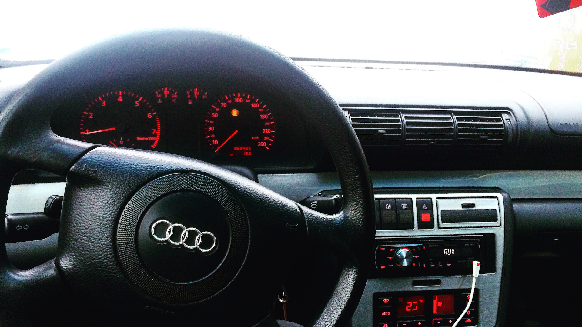 Audi A4 (B5) 1.8 бензиновый 1998 | 1.8 на DRIVE2