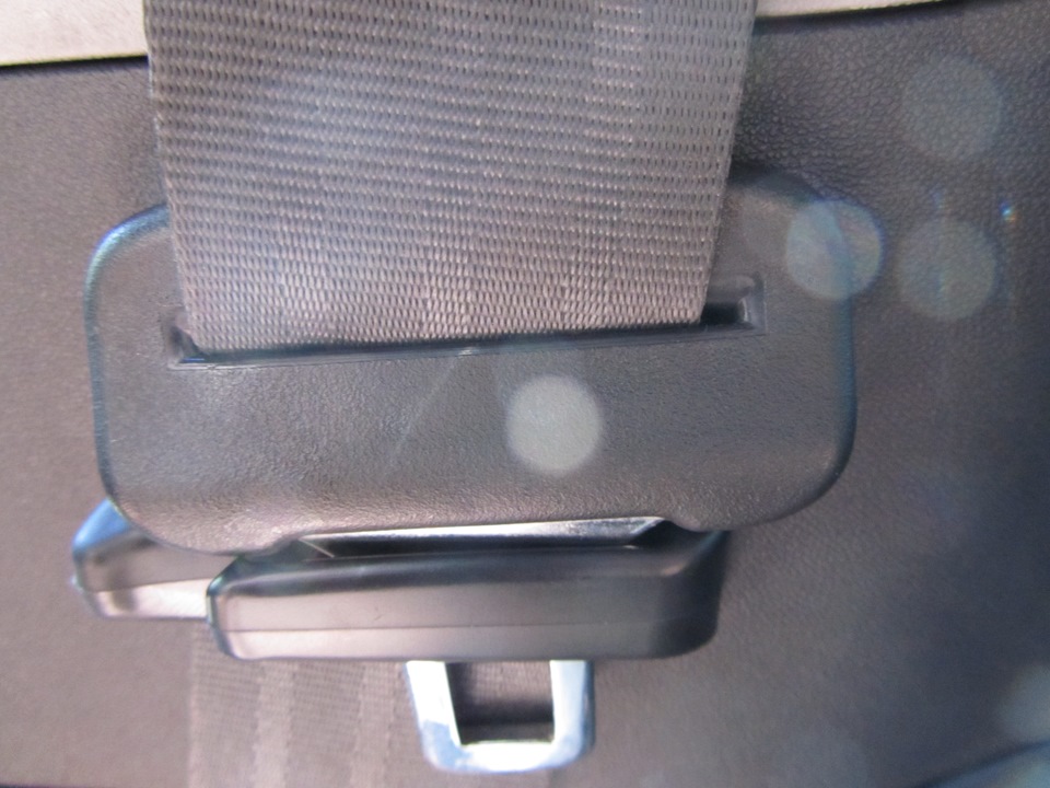 Фиксатор ремней безопасности — Hyundai Accent (3G), 1,6 л, 2008 года ...