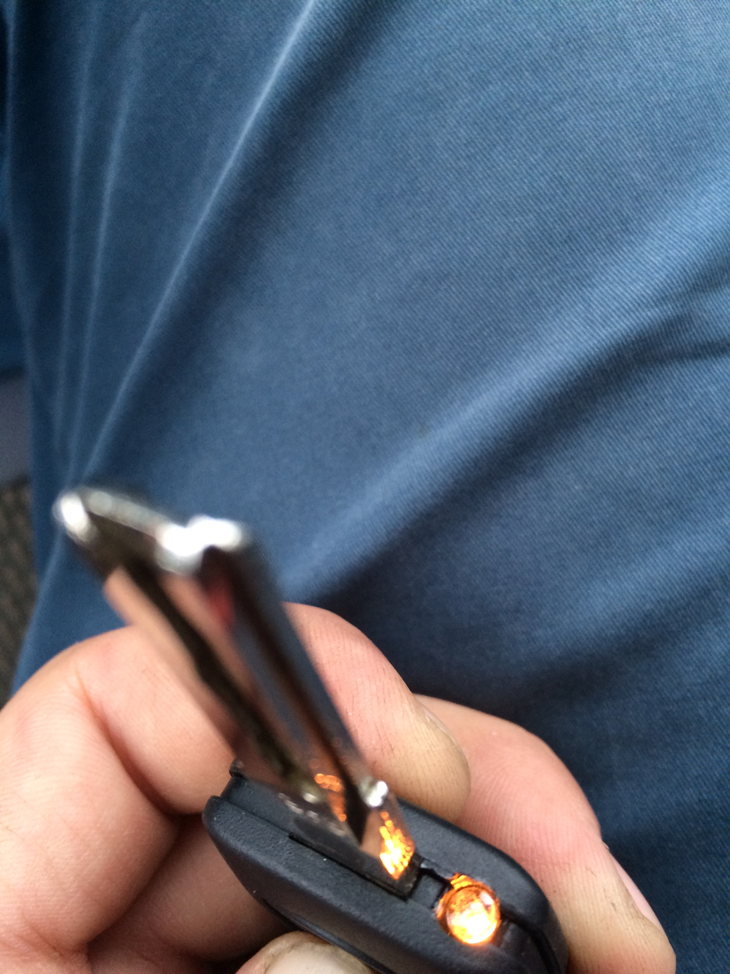 Замена батарейки в штатном ключе с подсветкой — Skoda Octavia A4 Mk1, 1 ...