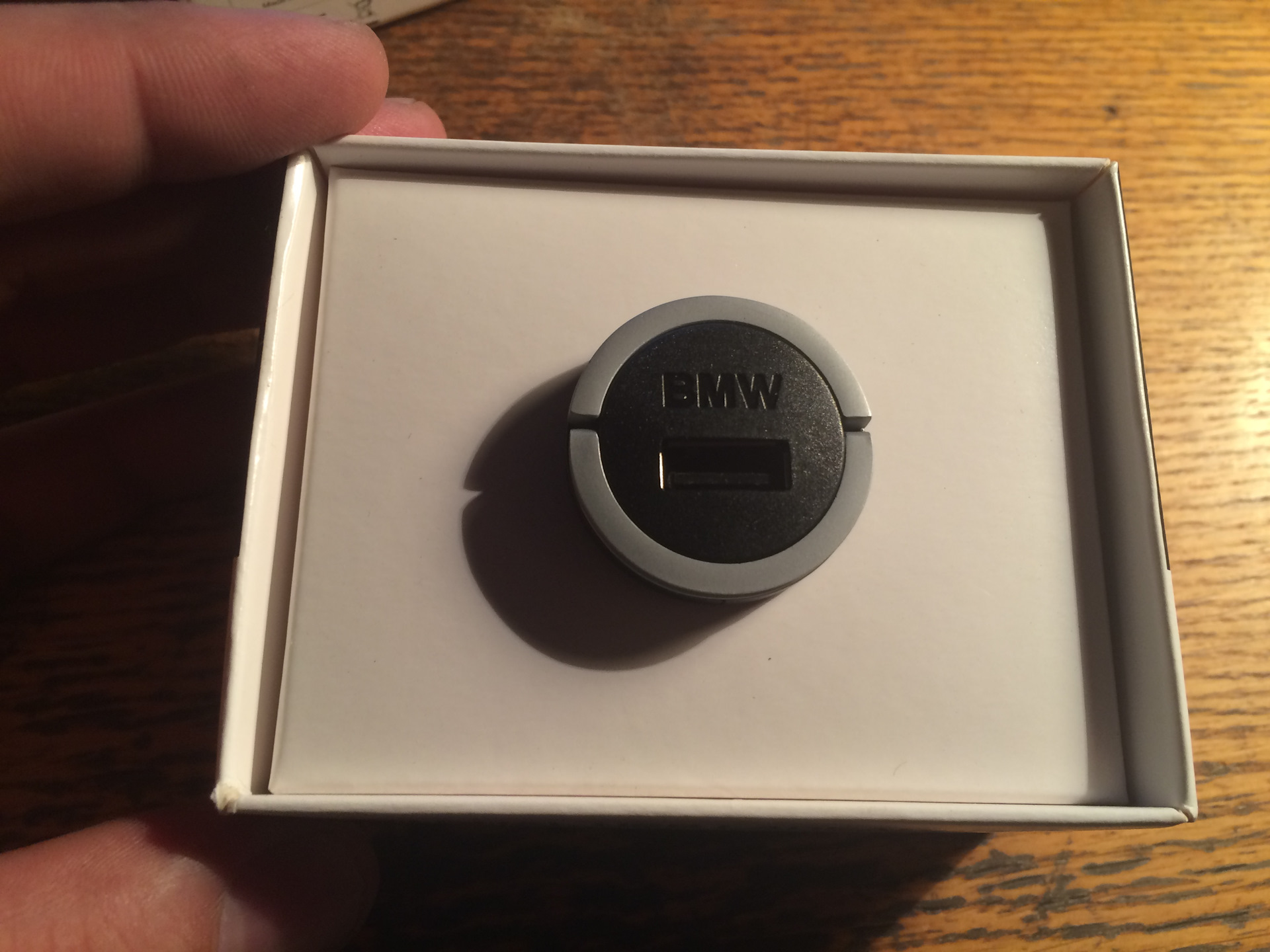 BMW USB CAR CHARGER — BMW 5 series (E39), 2,5 л, 2003 года | аксессуары ...