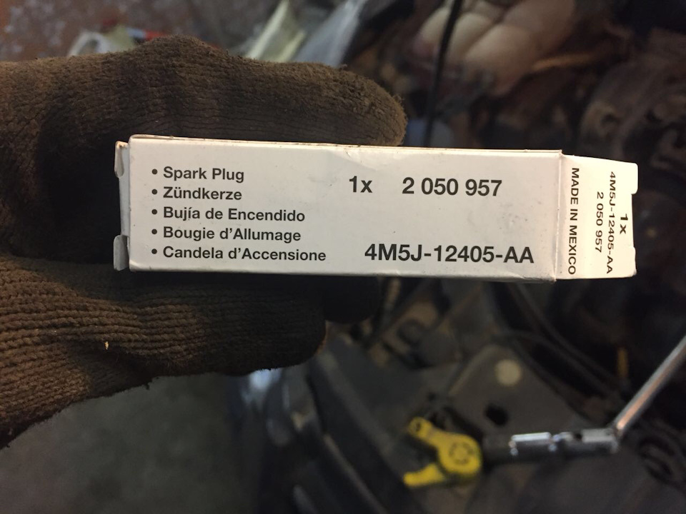 #12 Замена свечей зажигания — Ford Focus III Sedan, 1,6 л, 2014 года ...