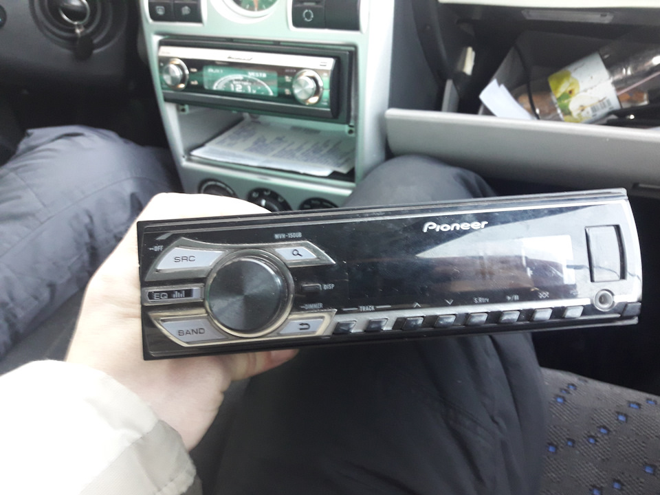 быть или не быть… — Lada Приора хэтчбек, 1,6 л, 2009 года | автозвук | DRIVE2