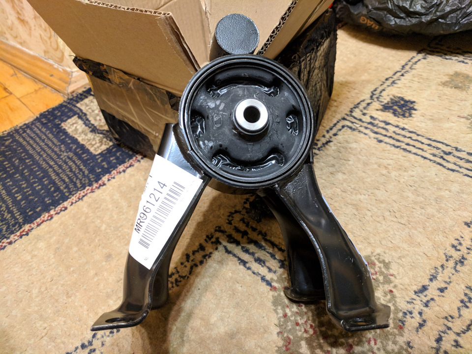 Замена задней опоры двигателя 2.0 МКПП — Mitsubishi Lancer IX, 2 л ...