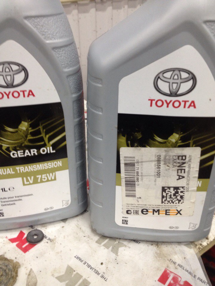 Замена прокладки приемной трубы, замена масла кпп, срезаем балансир ...