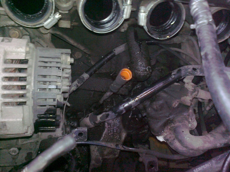 Патрубок рецеркуляции — Audi A4 (B5), 1,8 л, 1998 года | своими руками ...