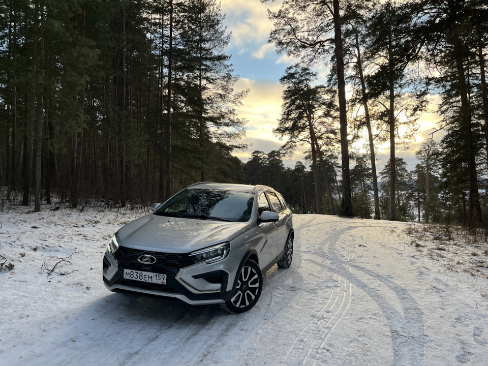 Просто фото в сосновом бору — Lada Vesta SW Cross (NG), 1,8 л, 2024 года | просто так | DRIVE2