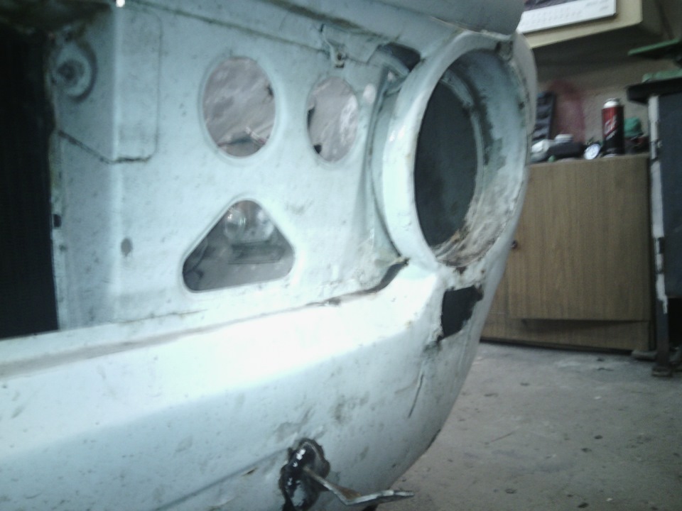 Перегнал в бокс. Чуть-чуть помаялся с ней. — Lada 2101, 1,6 л, 1981 года | кузовной ремонт | DRIVE2