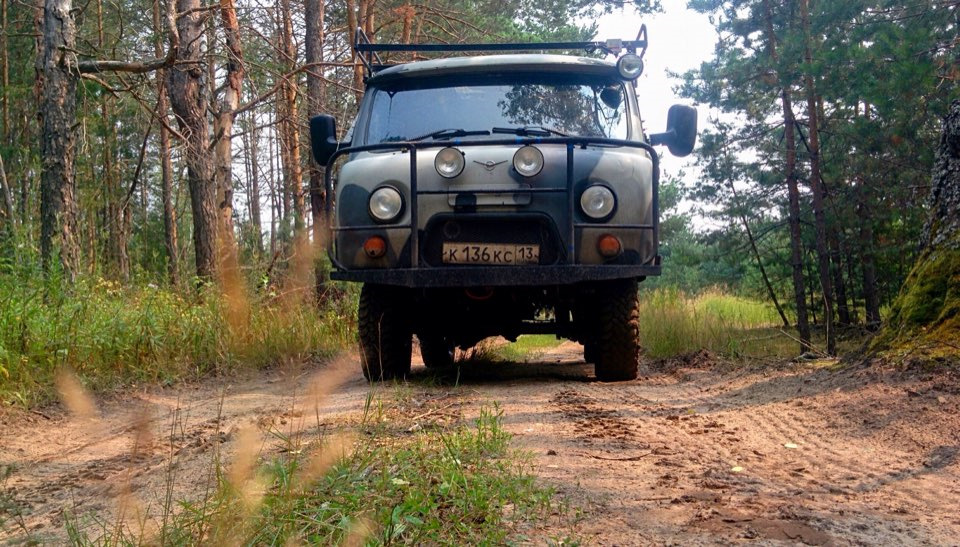 В лесу — УАЗ 3909, 2,4 л., 1998 года | фотография | DRIVE2