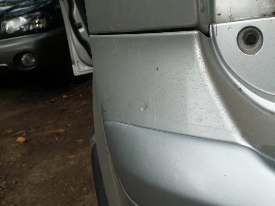 Задний молдинг в цвет! — Ford Focus Hatchback II, 1,6 л, 2005 года ...