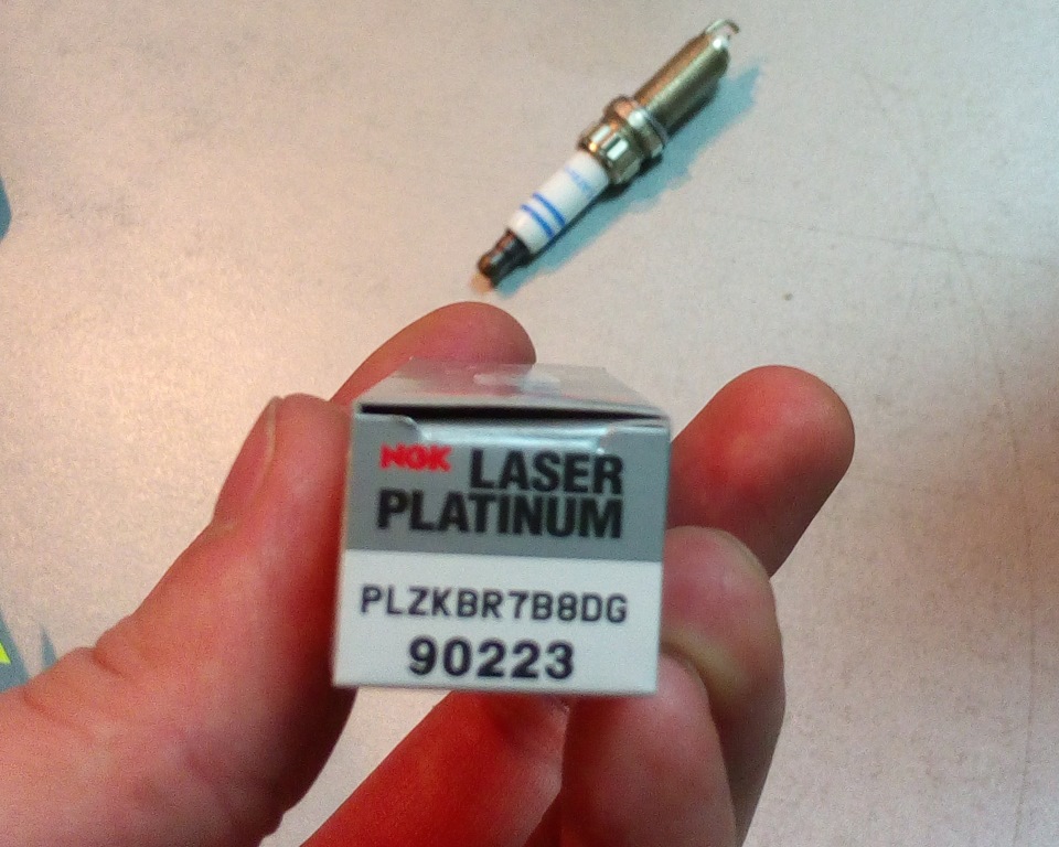 Engine fault или Внеплановая замена свечей, "спасибо" АЗС ...