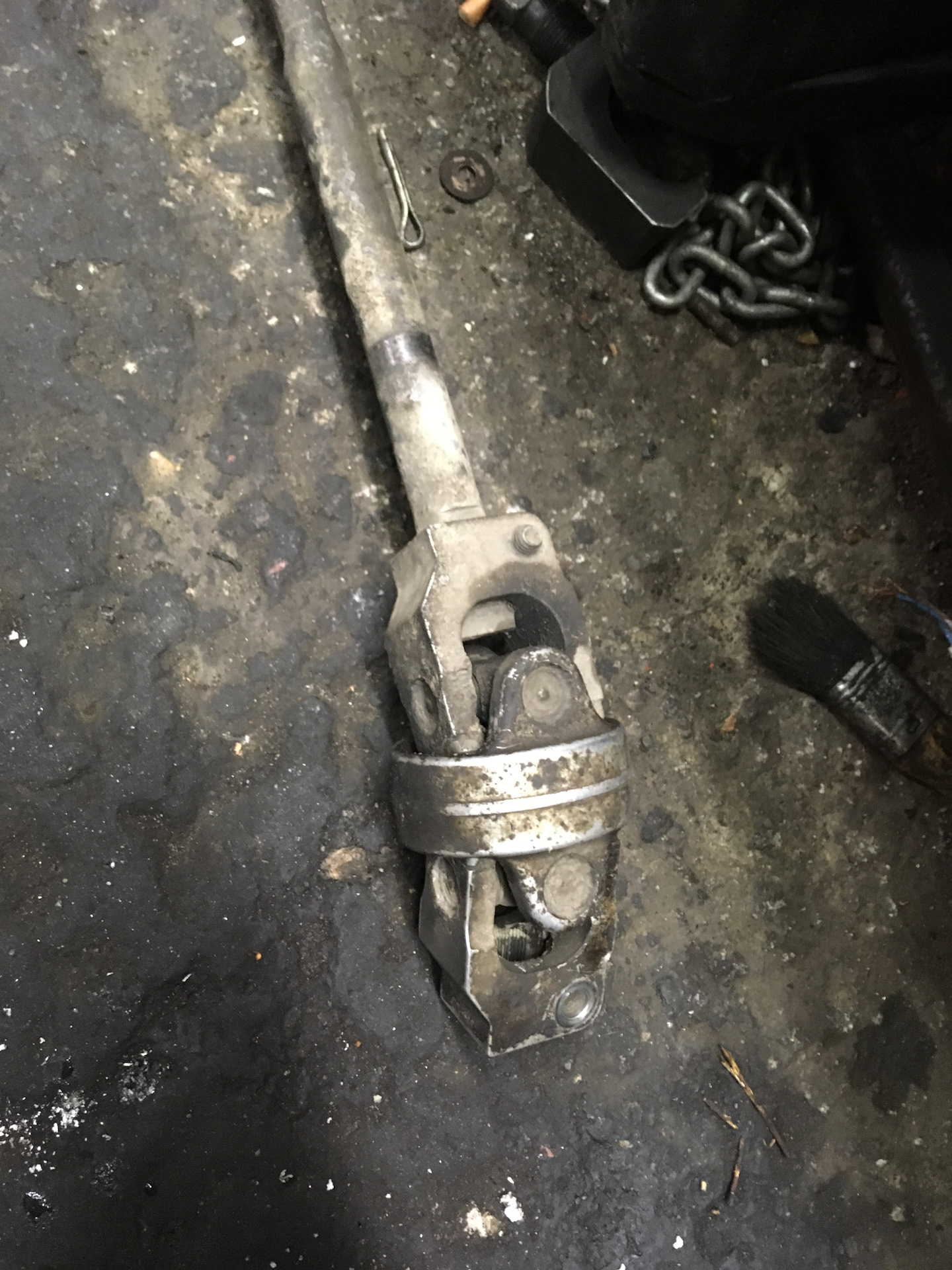 Замена рулевого кардана — BMW 3 series (E90), 2,5 л, 2006 года | визит ...