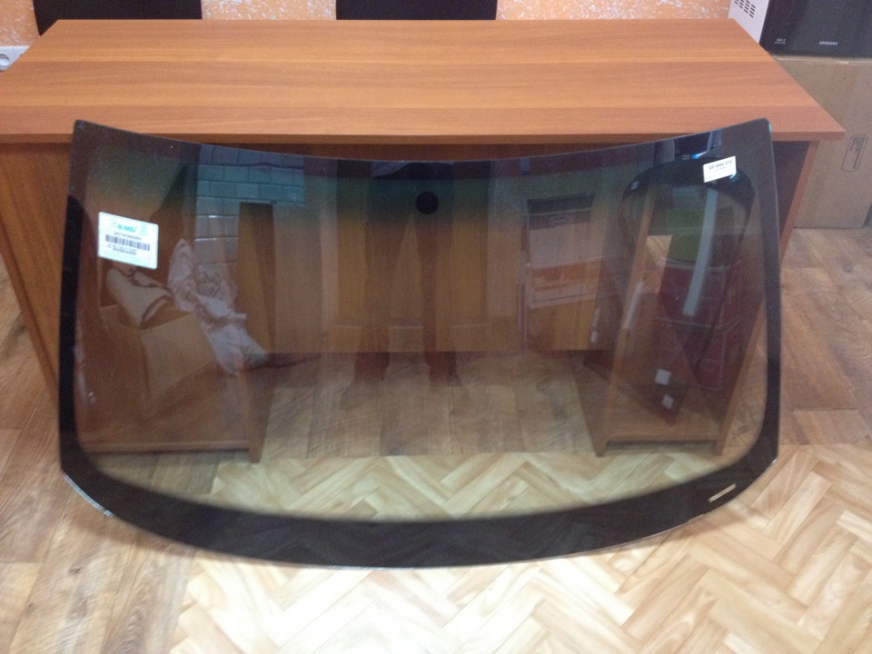 Лобовое стекло и молдинг — BMW 3 series (E36), 2 л, 1992 года ...