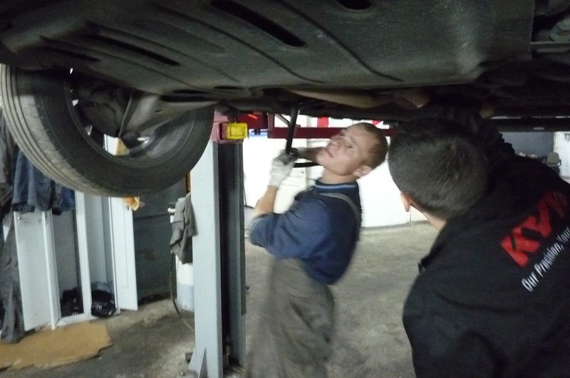 Установка стабилизатора поперечной устойчивости (СПУ) — Renault Sandero ...