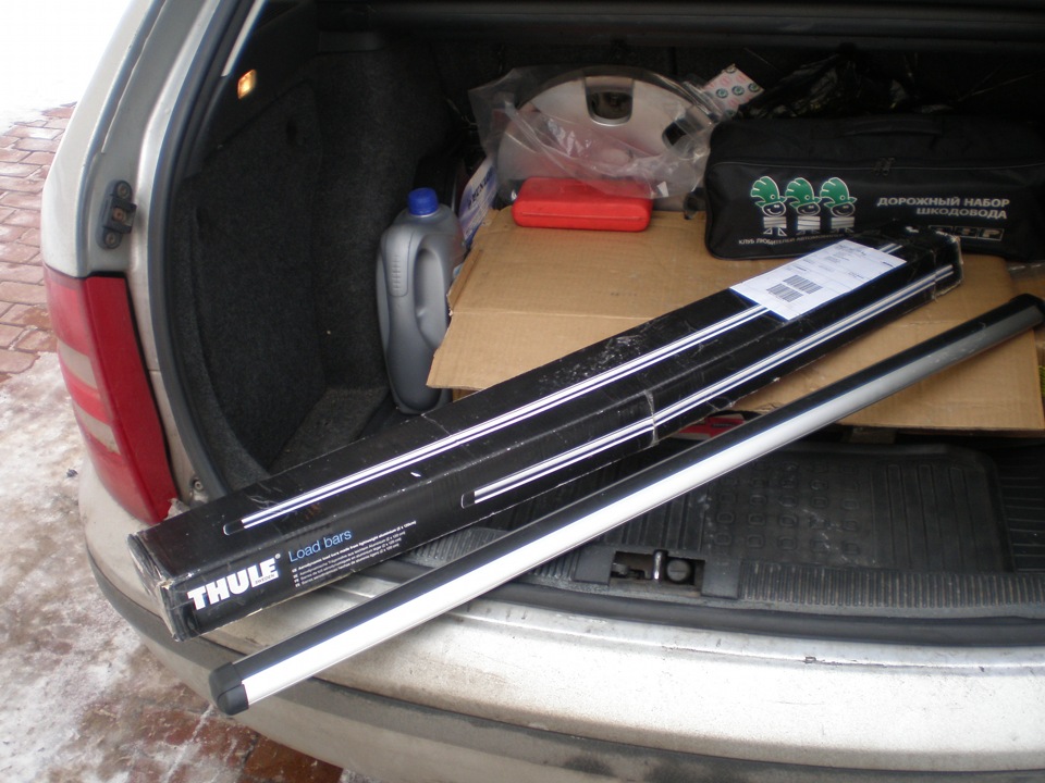 Поперечины на багажные рейлинги Thule AeroBar — Skoda Fabia Combi Mk1 ...
