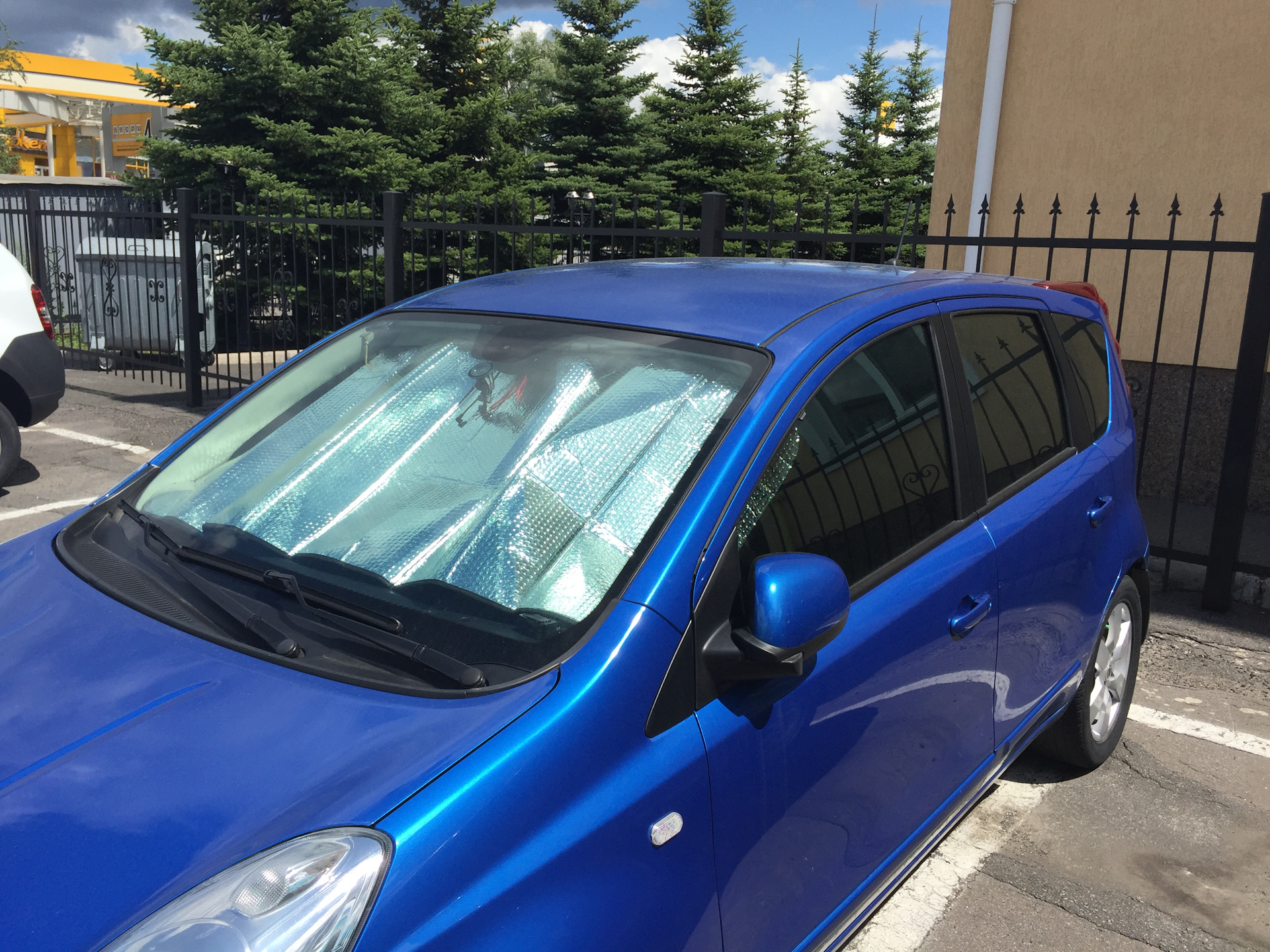 Короткая антенна — Nissan Note (1G), 1,6 л, 2008 года | аксессуары | DRIVE2