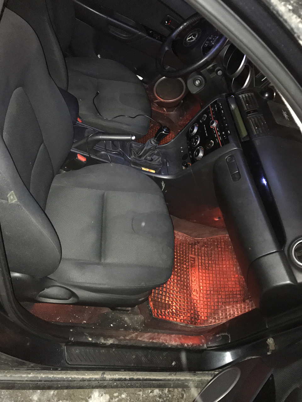 Подсветка в салон… — Mazda 3 (1G) BK, 2 л, 2008 года | просто так | DRIVE2