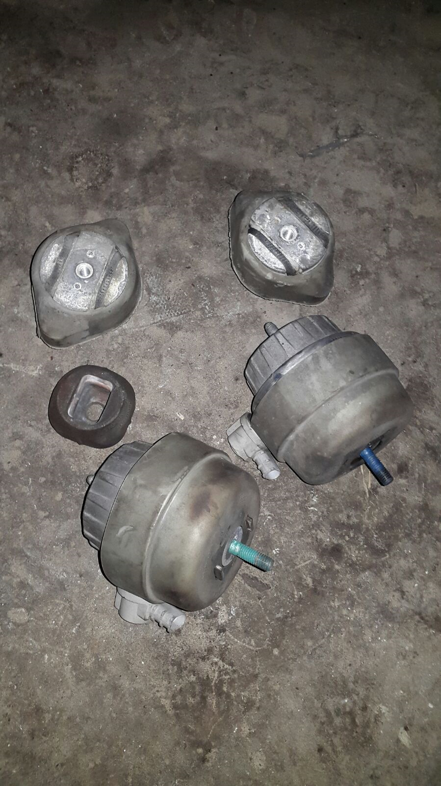 Замена всех опор(подушек) двигателя — Audi A6 Avant (C6), 3 л, 2009 ...