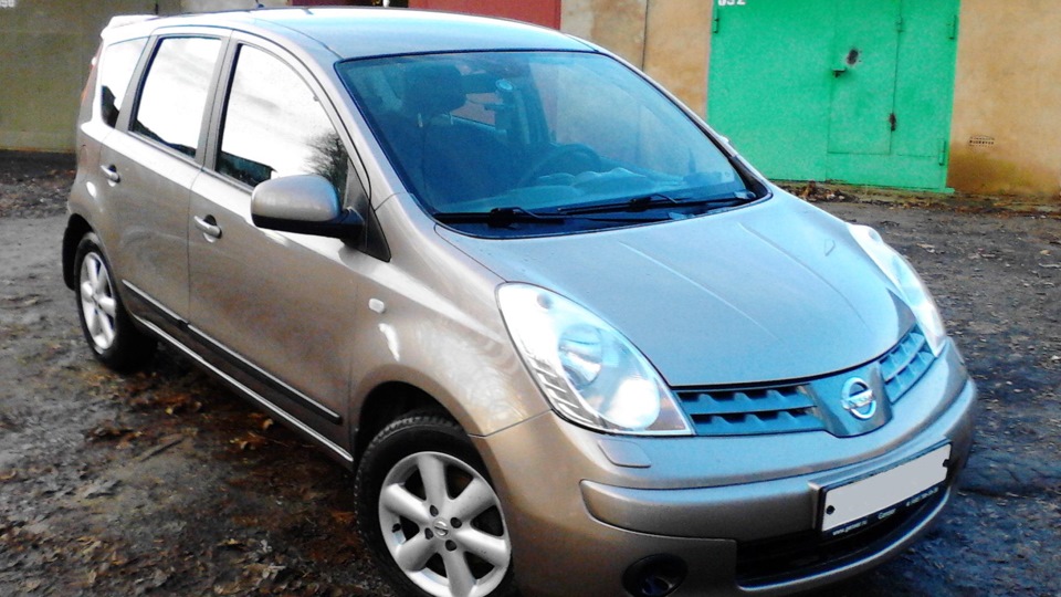 Замена свечей зажигания. — Nissan Note (1G), 1,4 л, 2007 года ...