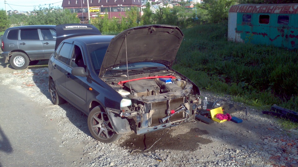 запотела левая фара — Lada Калина седан, 1,6 л, 2007 года | своими ...
